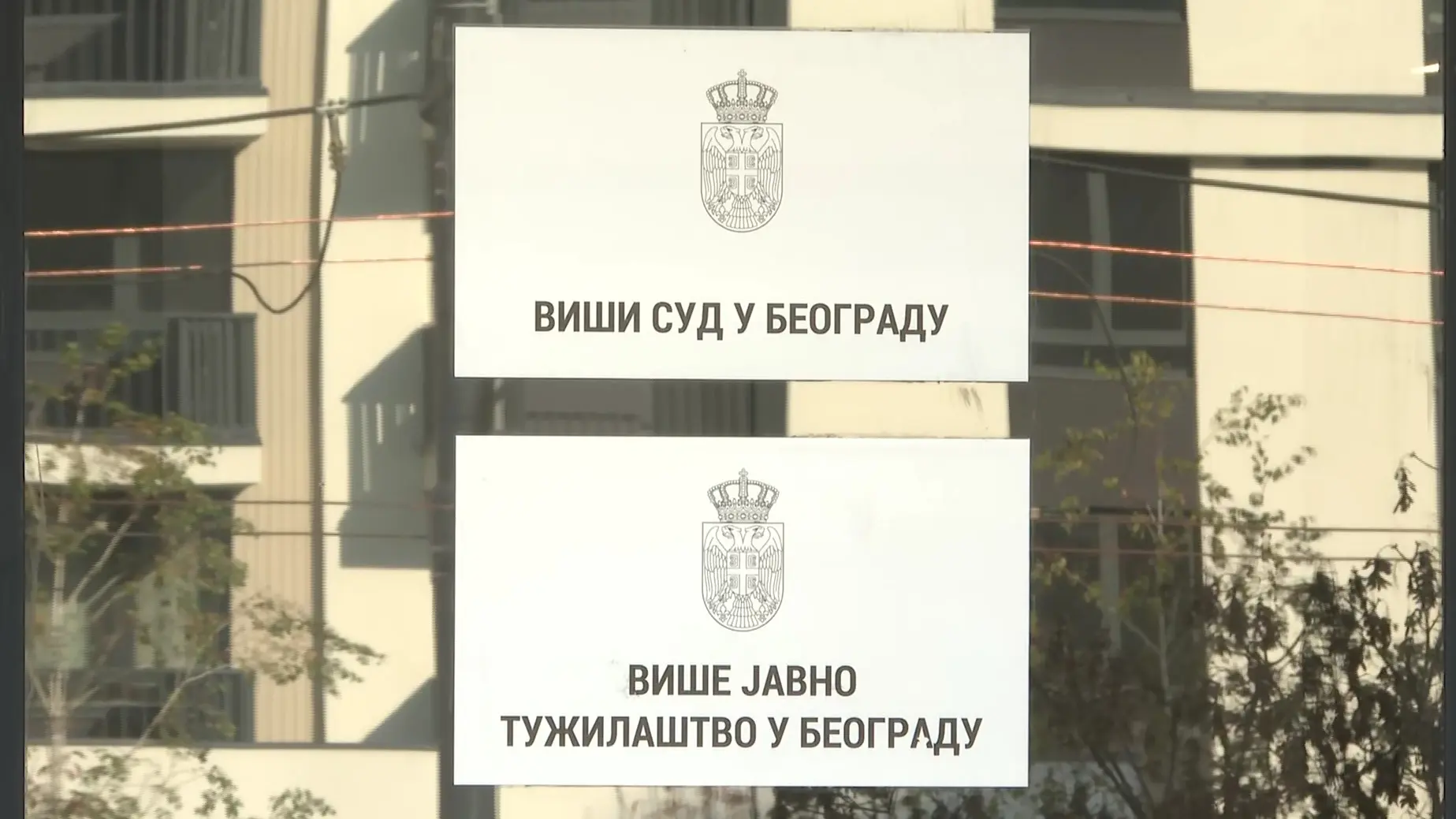 Određen pritvor osumnjičenima da su isticali simbole "Velike Albanije" u Beogradu